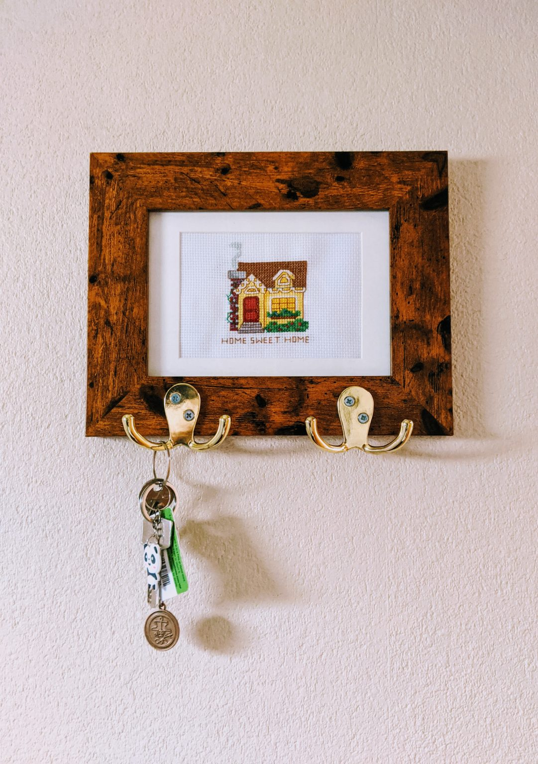 27 Upcycled Picture Frame Ideas Everyone Will Love