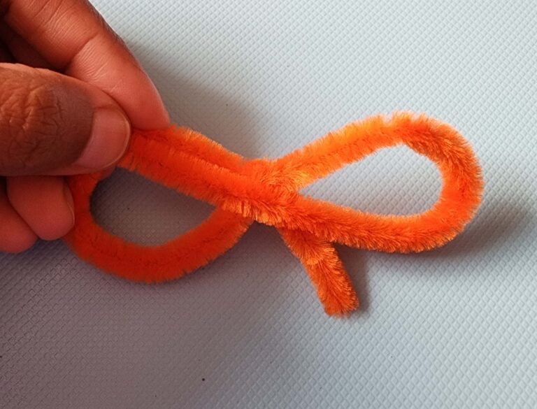 How to Make Pipe Cleaner Bows?